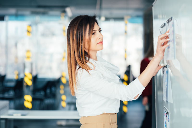 How a Virtual Producer Improves Your Corporate Training